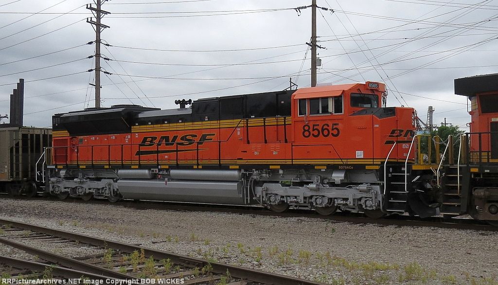 BNSF 8565